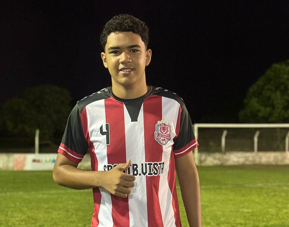 Zagueiro de apenas 16 anos é destaque na primeira fase do ‘Amadorzão ... Zagueiro de apenas 16 anos é destaque na primeira fase do ‘Amadorzão ...